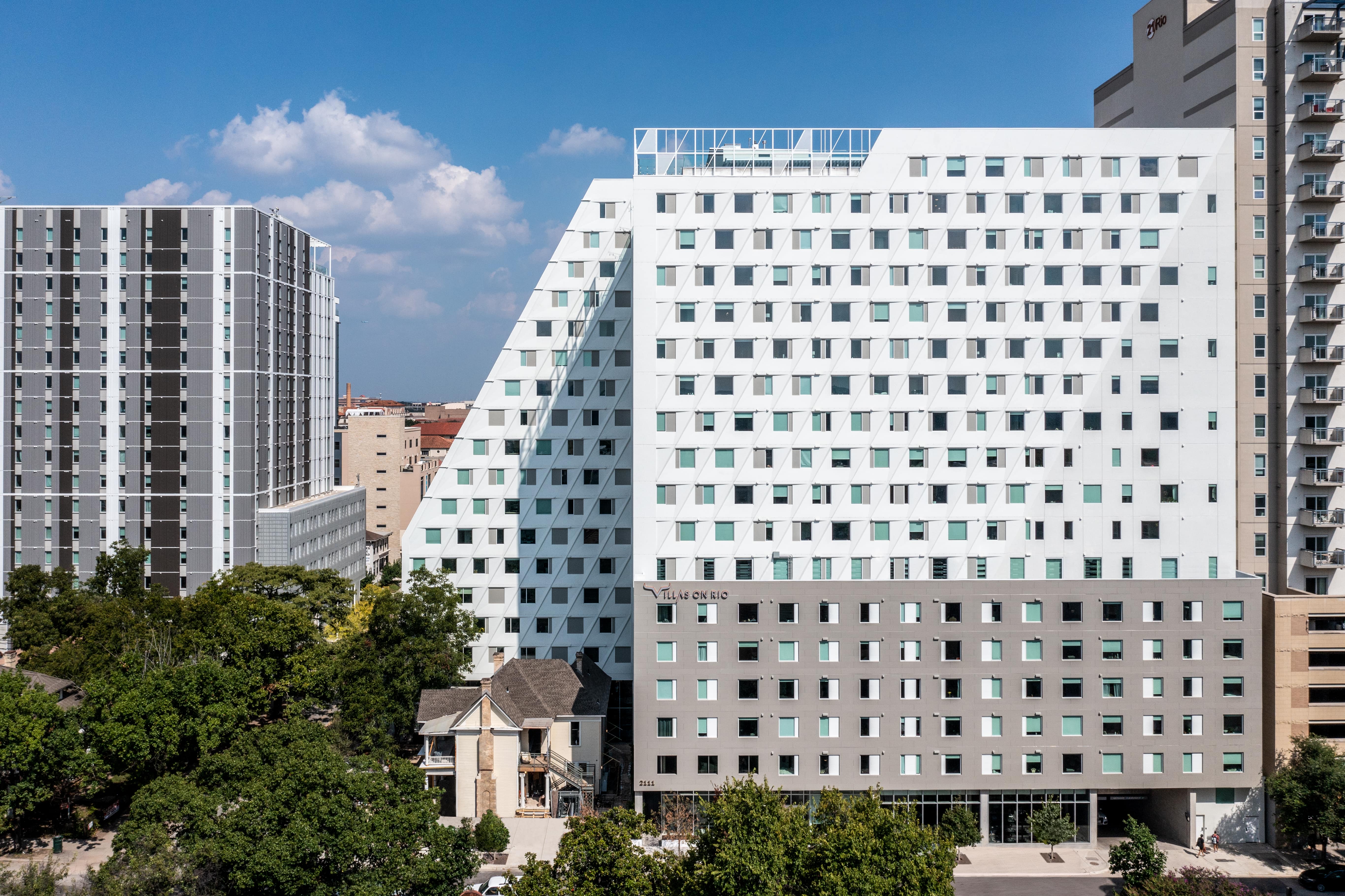 PROJECT SPOTLIGHT: VILLAS ON RIO